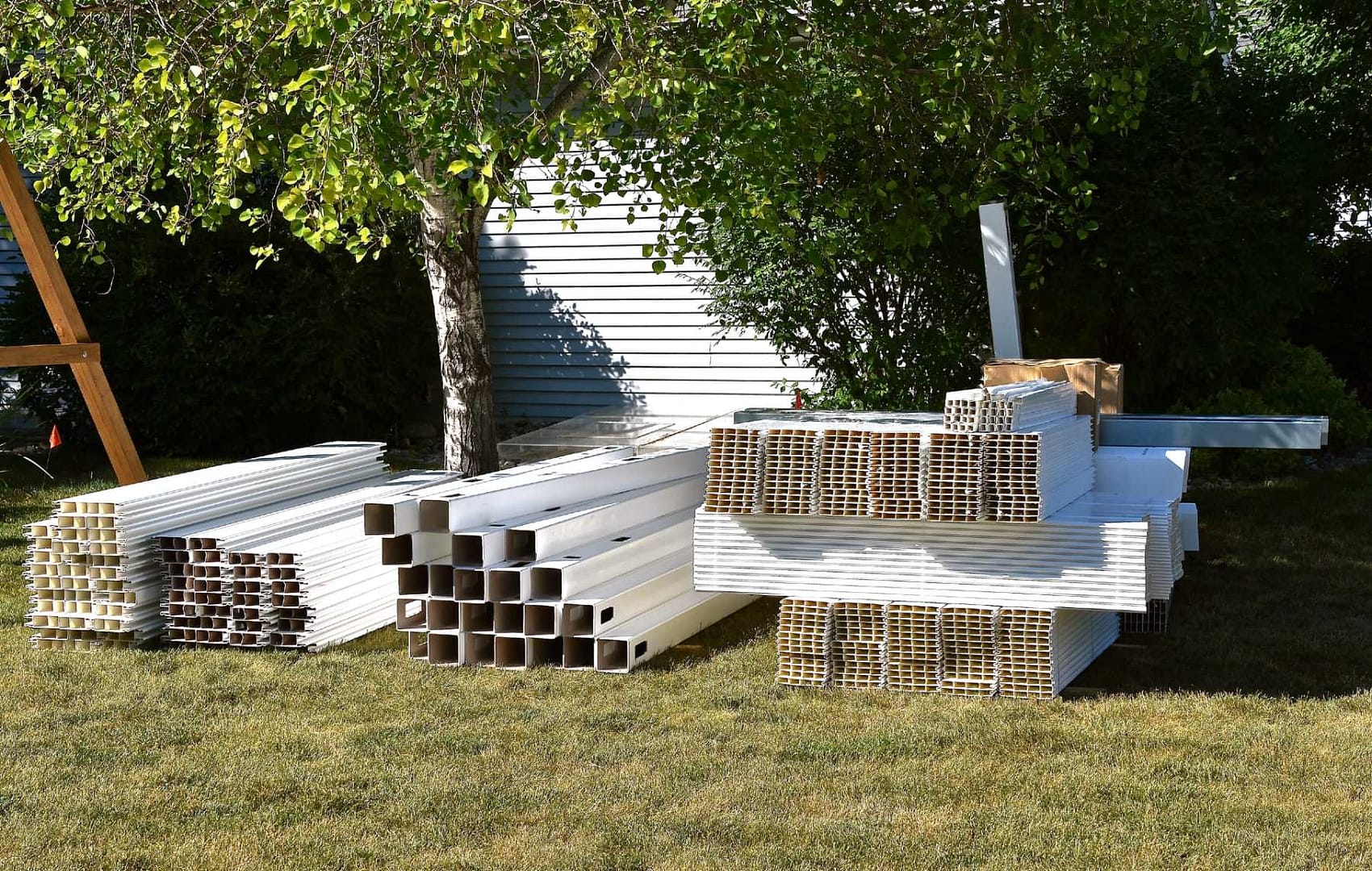 11 Types of Fence Materials Homeowners Should Know About - Economy ...